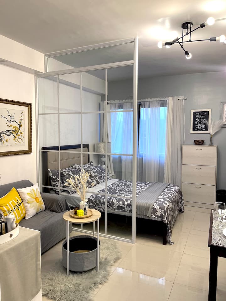 Persimmon Studios 7 + Netflix - Cebu City