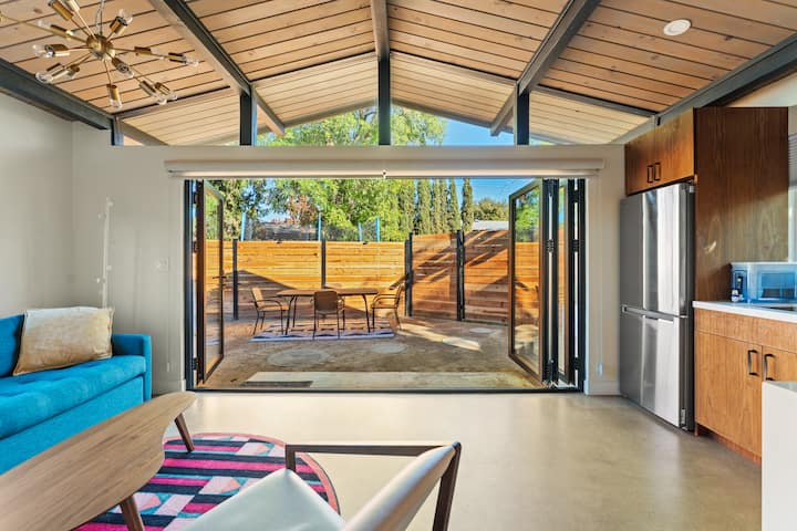 Bright, Modern 1br Adu W/ Indoor-outdoor Living - Pomona
