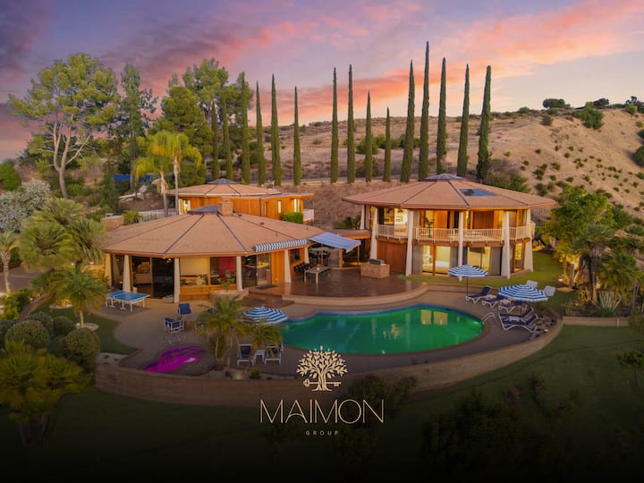 Via Vallarta: Architectural Icon W/ Pool & Views - Calabasas, CA