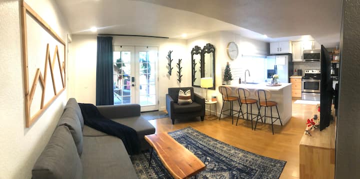 Private King Bungalow Clean & Central - Denver, CO