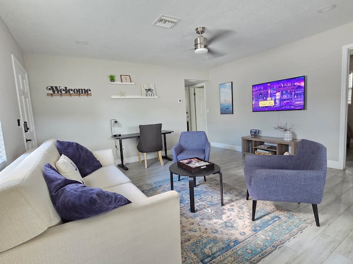 Pet-friendly Central Duplex | Near Park & Beaches - Largo, FL