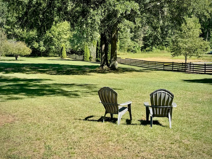 Lovely Remodeled Farmhouse - Huntsville, AL