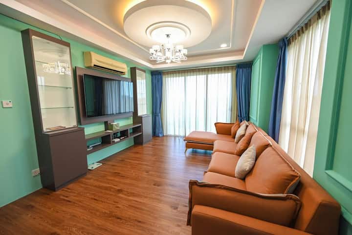 Beautiful, 3 Bedroom Apartment, Accommodates 6 ! - Lundu