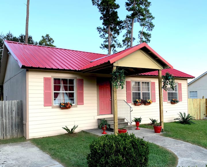 Bohemian Cottage King Queen Beds, Rv Parking - Stagecoach, TX