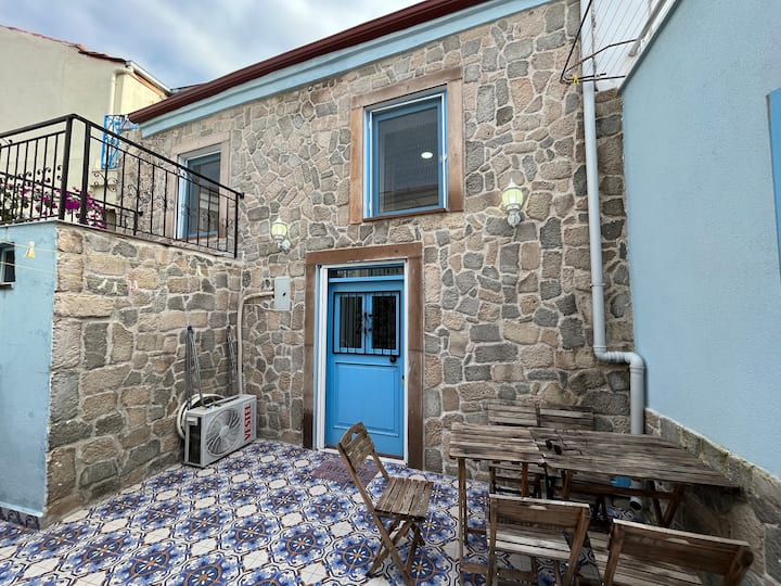 Cross House Tarihi Rum Evi 2 Katlı Ve Avlulu Wi-fi - Cunda Adası