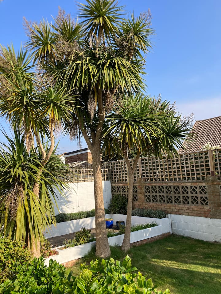 Poppy’s By The Sea - Isle of Wight