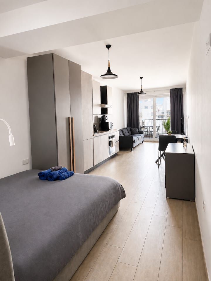 Bright Studio A · Terrace · 5 Min To The Sea - Malta
