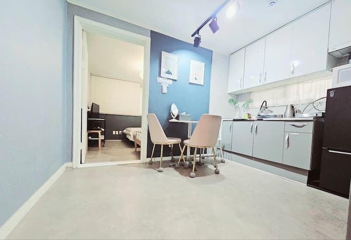 Parkside House -3/ 1f. 850m  From Hongdae Station - Seul