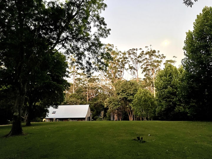 Hinterland Barn, National Park, Cafés, Restaurants - Tamborine Mountain