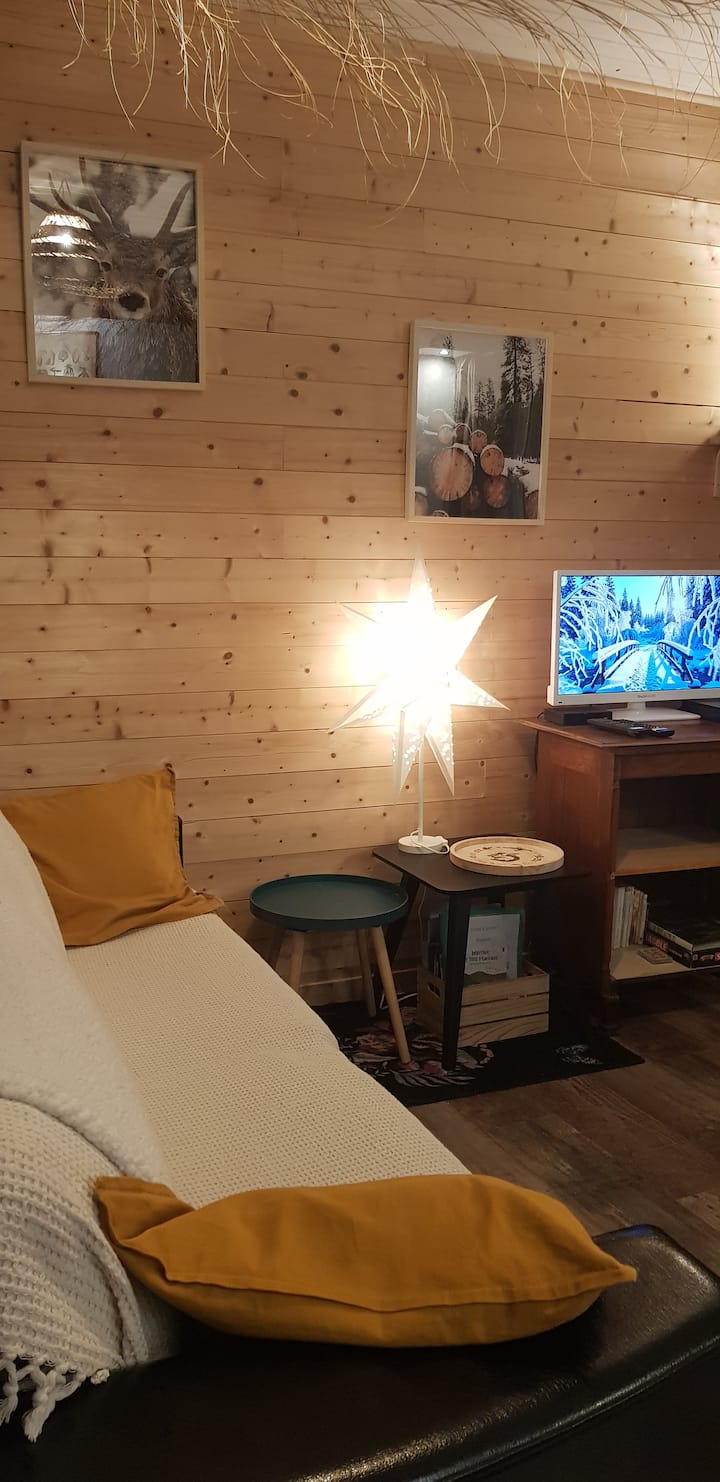 Idéalement Placé, Proche Lacs & Cascades, Au Calme - Doucier