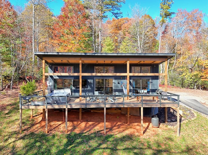 Hot Tub-sauna-pickleball-views-hikes-fire Pit - Clayton, GA