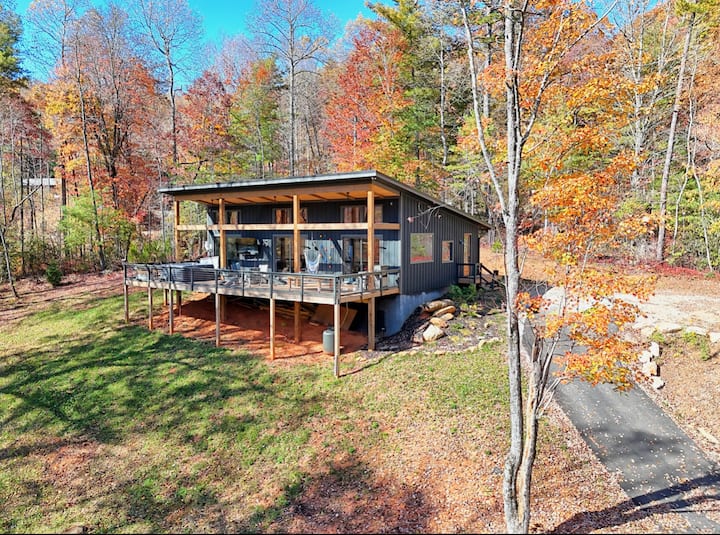 Hot Tub-sauna-pickleball-views-hike Out! - Clayton, GA