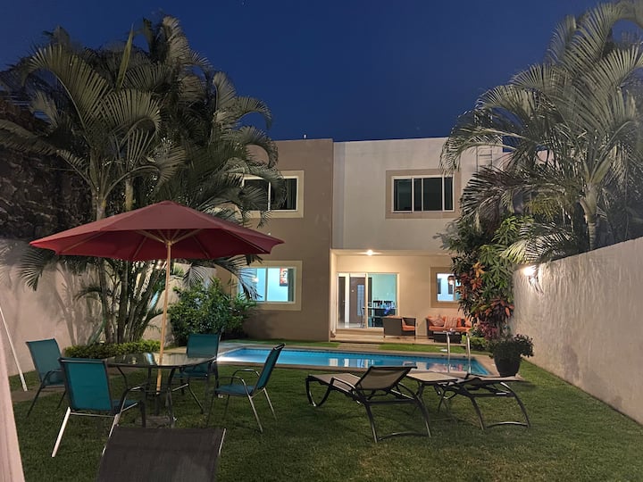 Burgos Cuernavaca - Cuernavaca