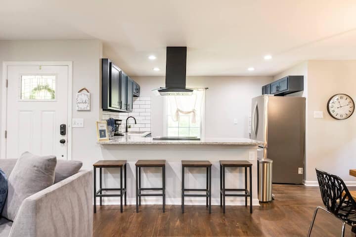 Modern Stay 5 Br Atl Retreat Near Airport/stadiums - Union City, GA