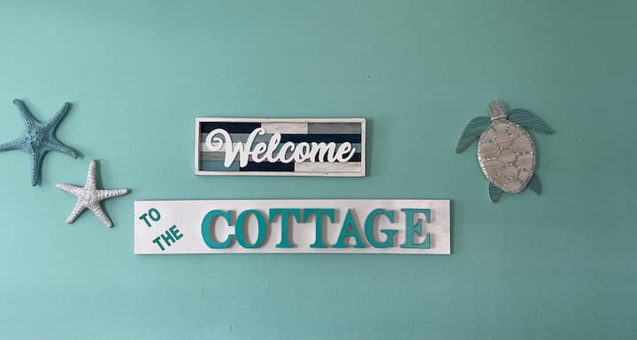 Pet Friendly 3-bedroom Beach Cottage (The Cottage) - Fort Pierce