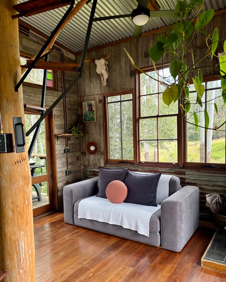 Unique Treehouse Style Eco-cabin - Kendall