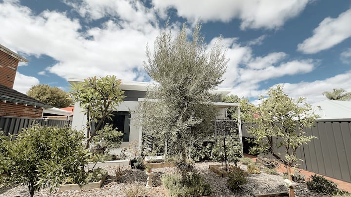 Modern City Guesthouse - Walk To Cafés & Foreshore - Perth