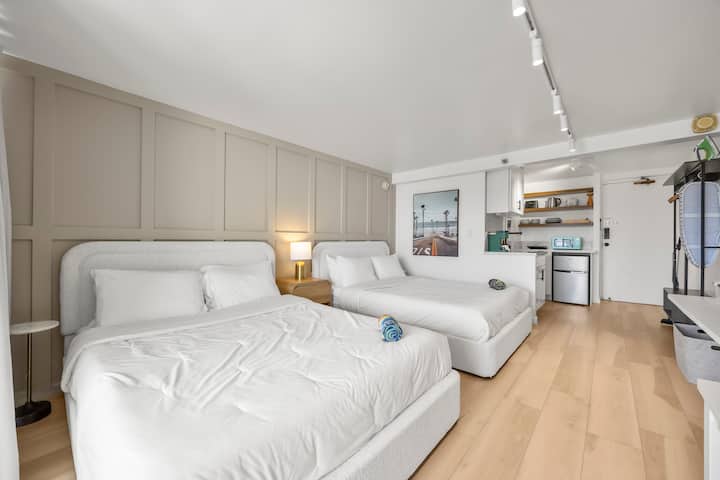 24f-stunning Studio/partial Ocean View-waikiki - Honolulu, HI