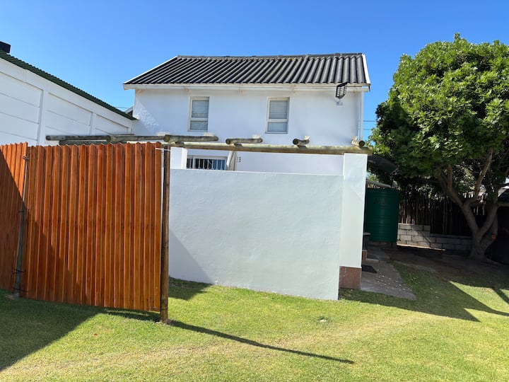 The Little Loft Cottage - Jeffreys Bay