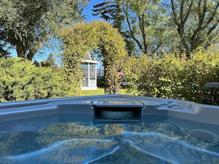 The Haven At Fort Missoula With Hot Tub - Missoula, MT