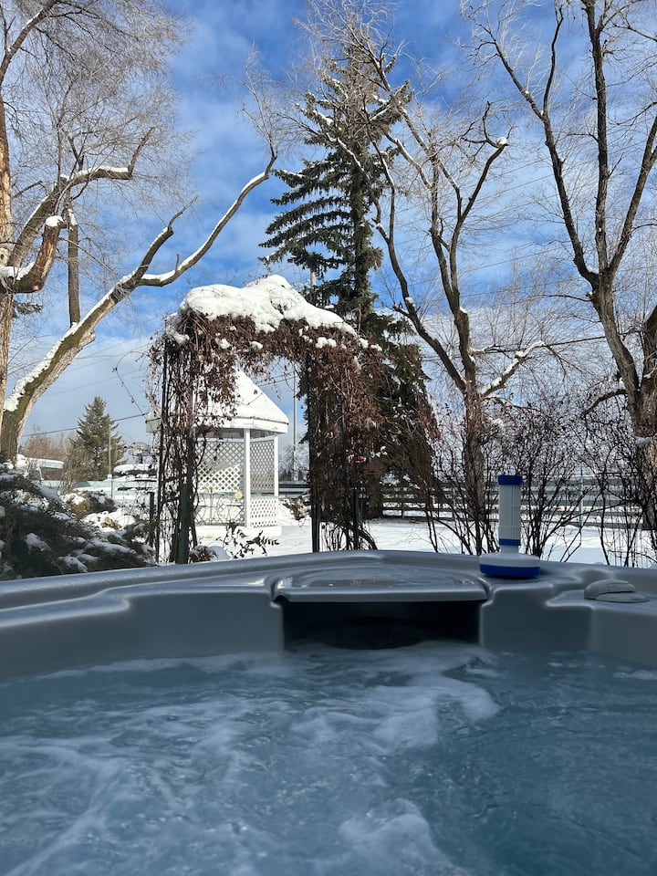 The Haven At Fort Missoula With Hot Tub - Missoula, MT