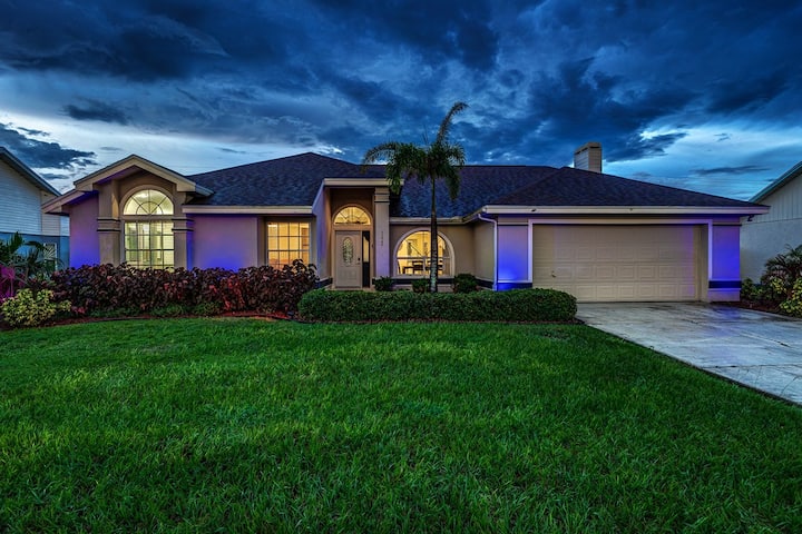 Executive Home W/ Pool  Luxury Retreat King Bd - Lakeland, FL