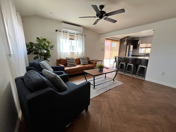 La Chiquita! Entire 2 Bedroom Home Just For You - Bloomington, CA