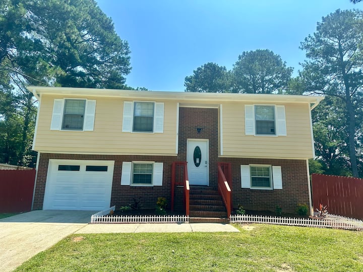 Classic Homeaway (5bd/3bath) - Conyers, GA