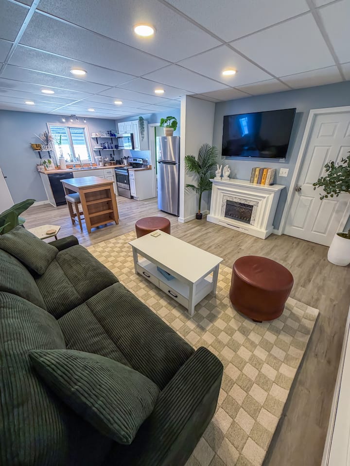 Modern + Spacious Condo Next To 81 - Scranton, PA