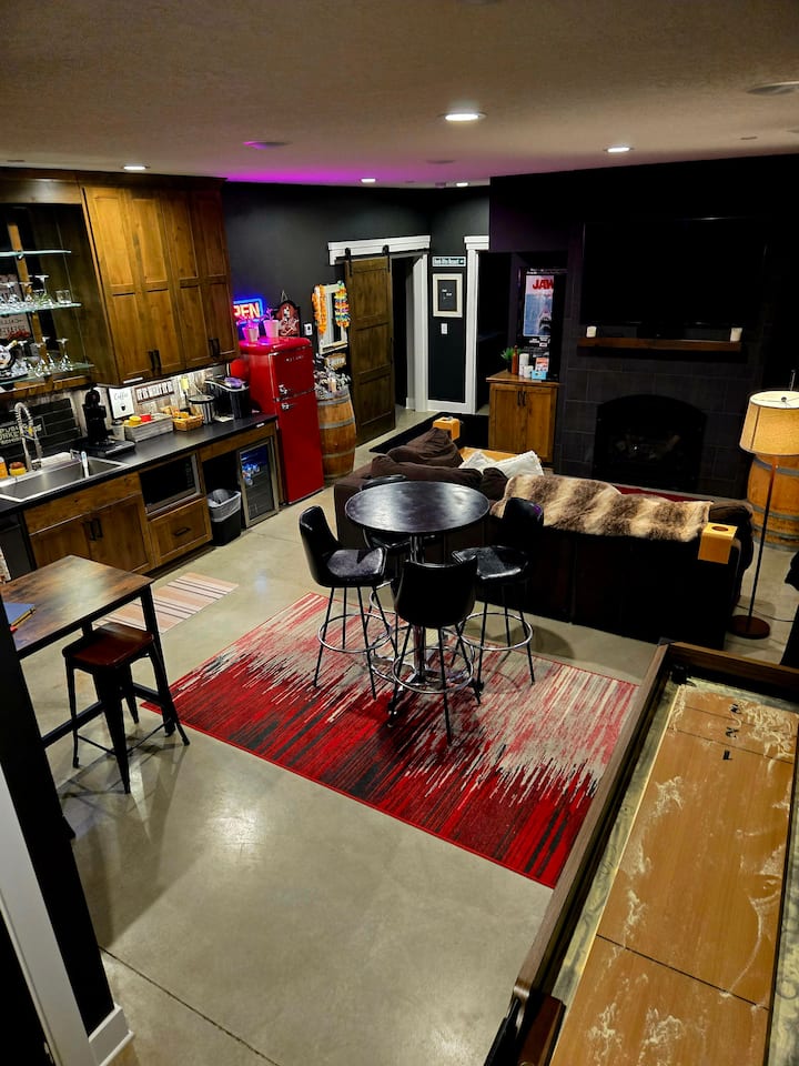 Hillside Hideaway With A View! - Oregon