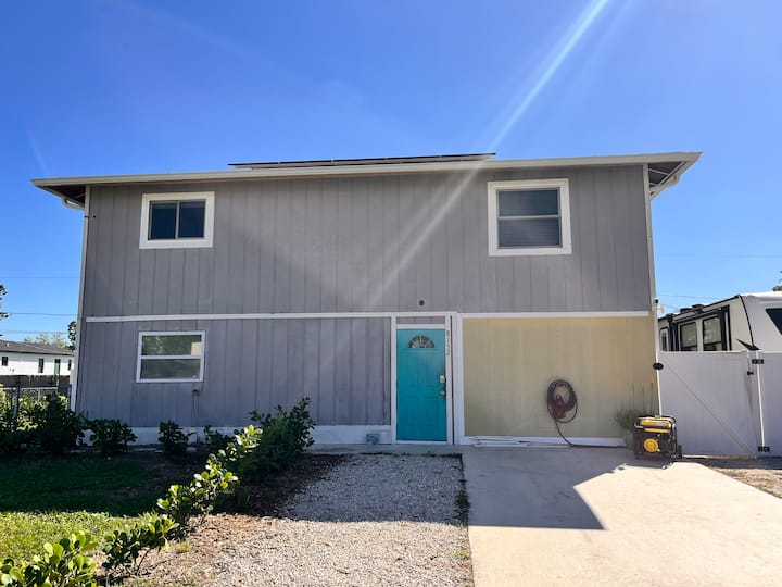 Private 2 Bedroom Upper W/porch & Yard - Estero, FL