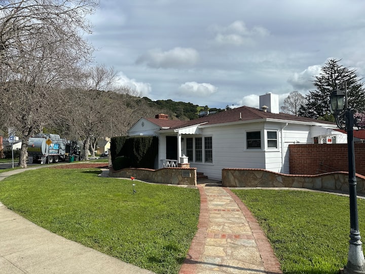 Gorgeous 3b Home In Oakland - Oakland, CA