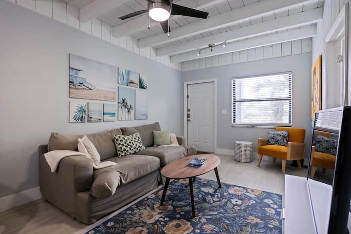 Cozy And Charming Bungalow 1 - Florida City, FL