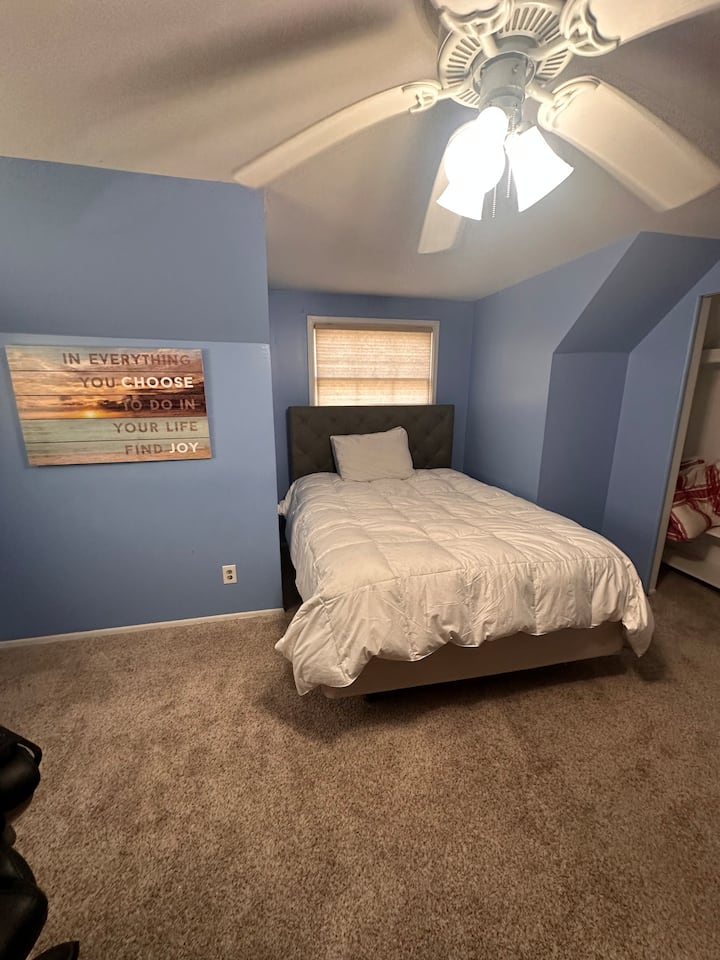 Private Bedroom With Shared Common Areas - Lansing, MI