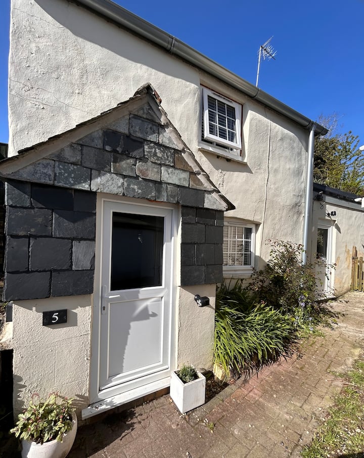 Sweet, Cosy, Cornish Cottage In Wadebridge - Edmonton, UK