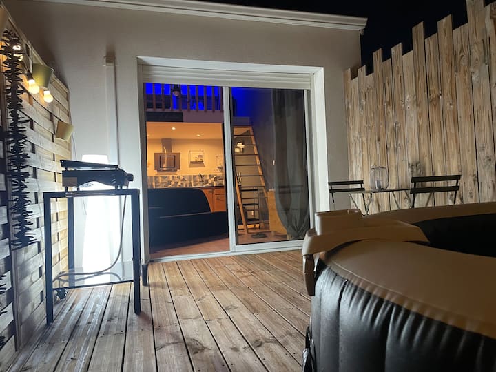 Charmant Logement Avec Extérieur Terrasse Jacuzzi - Lunel