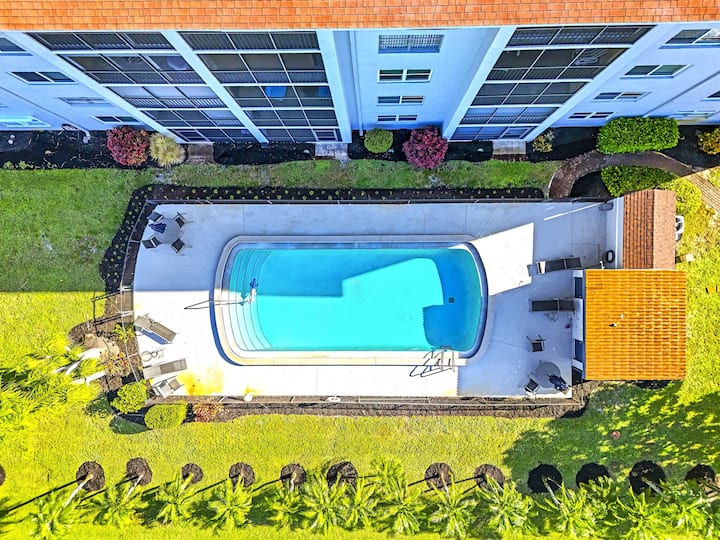 Vistas Fantásticas Y Ubicación De Primera Clase; Acceso A La Piscina; Alquiler De Condominios Populares Cerca Del Centro! - Naples, FL