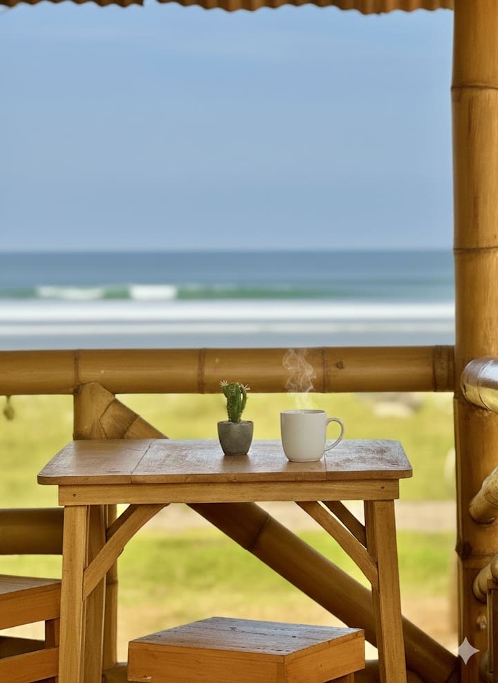 Beach Front Studio Bungalow - Montanita