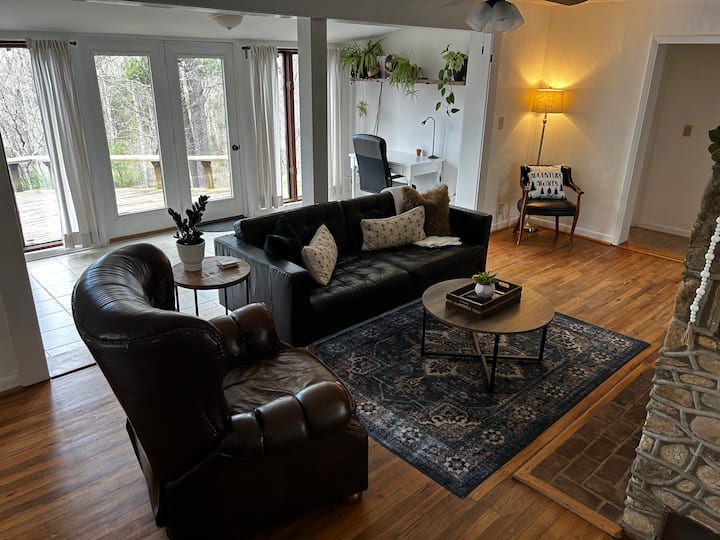 The Cozy Conway Cottage - Shenandoah National Park