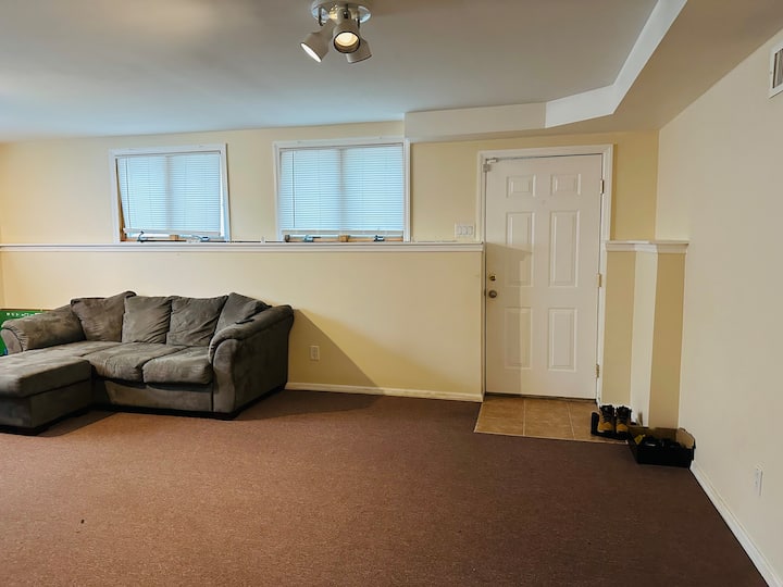 3-cozy Queen Size Bedroom W Ground Shears Bathroom - Stony Brook, NY