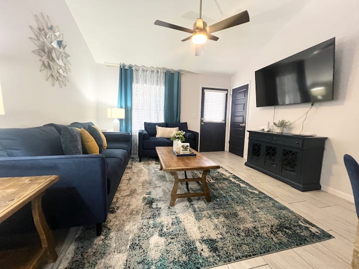 2 King Beds Near Westgate And Casino! - Peoria, AZ