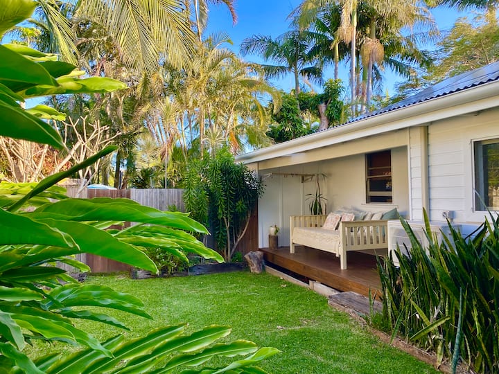 Cosy Cottage With Private Garden - Walk To Town - Byron Bay