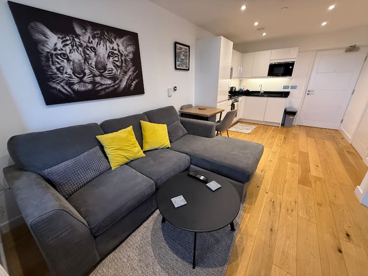 Beestay - Beautiful 1 Bed Flat In Cheadle - Stockport
