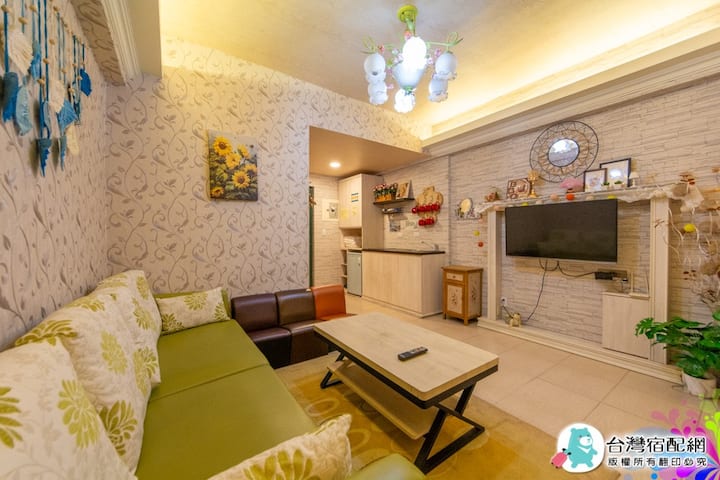 溫馨六人房公寓(1)~位於中西區市中心,交通便利 - 안딩 구