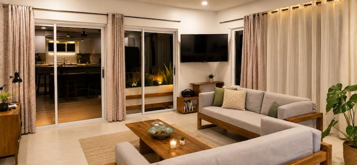 Ocean-view Villa W/ Infinity Pool - Grenada