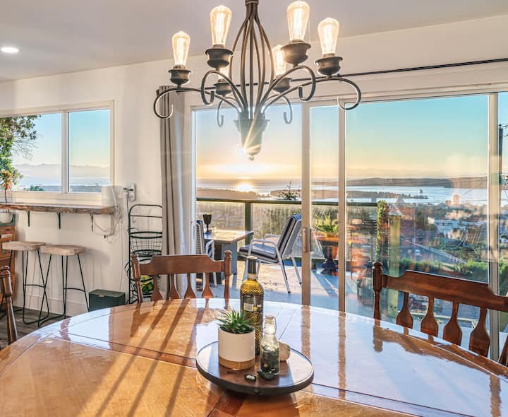 Rustic Ocean View - Nanaimo