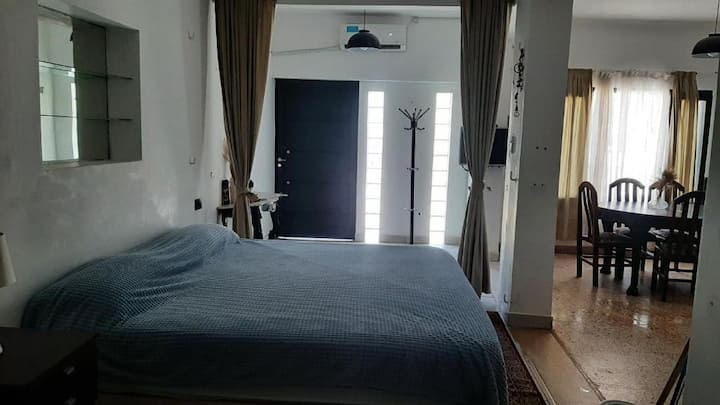 Spacious And Centrally Located Apt For Two People. - Corrientes