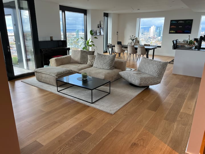 Luxury Skyline View, Hotel Living Style, 2 Bedroom - Frankfurt