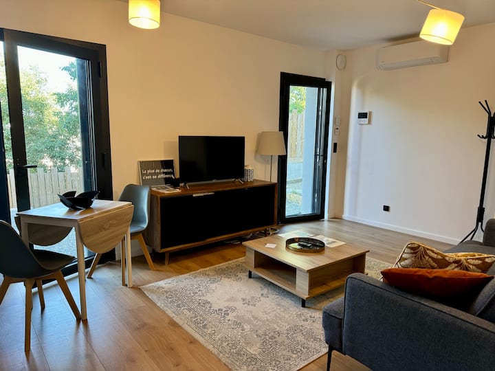 Maison De Ville T2 Avec Jardin Et Parking - Nîmes