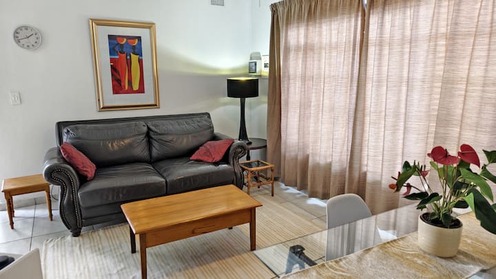 1-bed, Always-on Power & Water, Fast Wifi - Sandton
